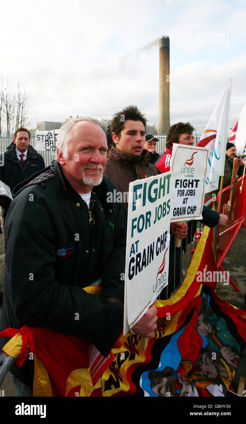 Workers at Grain Power Station on the Isle of Grain in Kent protest ...