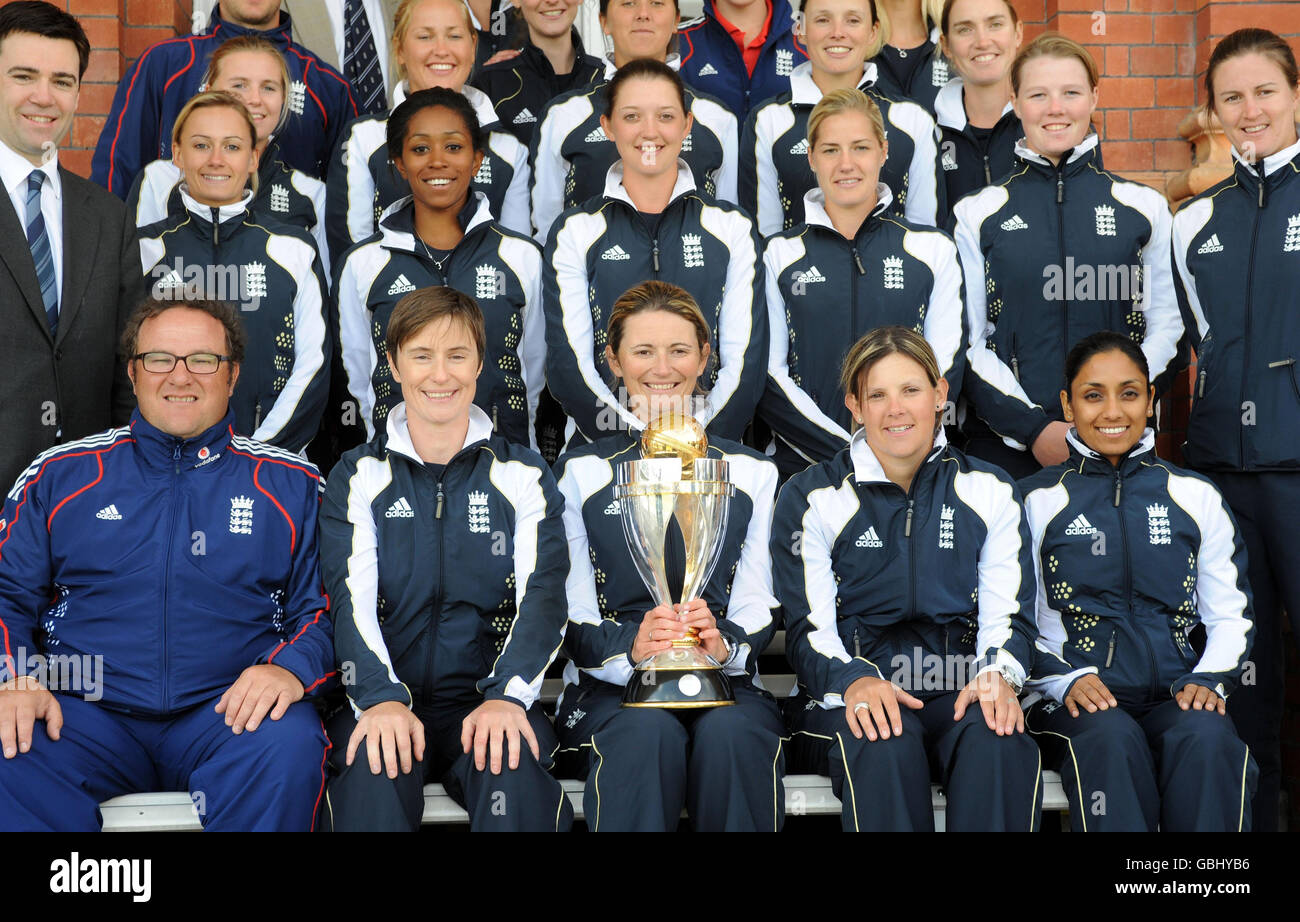 England Womens Cricket Captain Stock Photos & England Womens Cricket ...