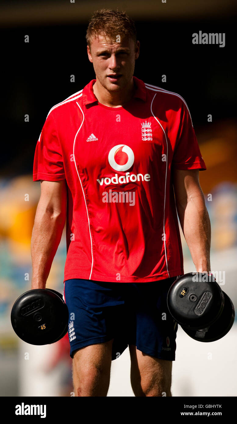 Cricket training exercise andrew flintoff hi-res stock photography and ...