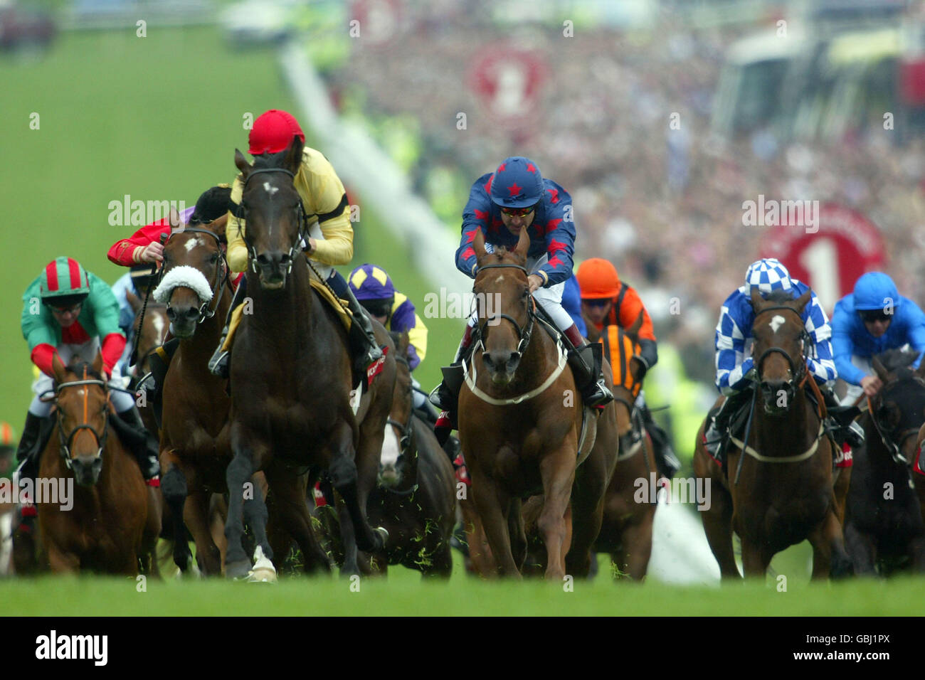 Kieren Fallon on Lord Mayor (l in yellow silks) leads Darryl Holland on ...