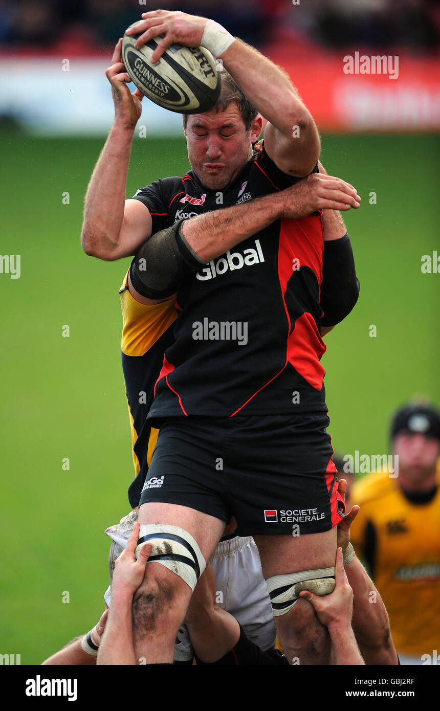 Saracens chris jack wins ball in lineout hi-res stock photography and ...