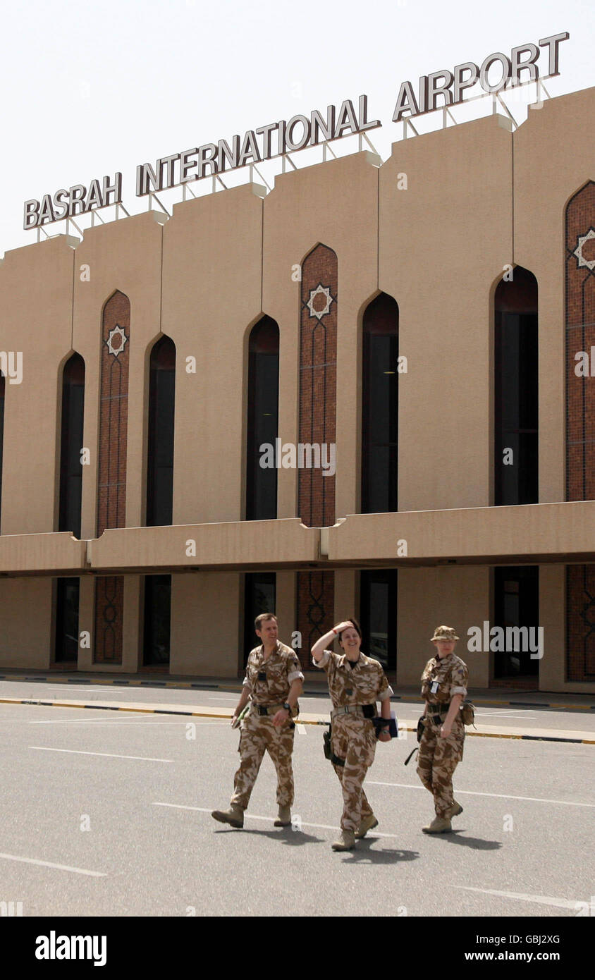 Members of the RAF outside Basra International Airport, Iraq Stock ...
