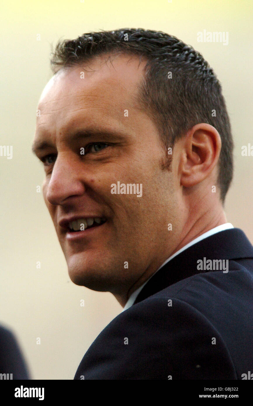 Referee matt messias hi-res stock photography and images - Alamy