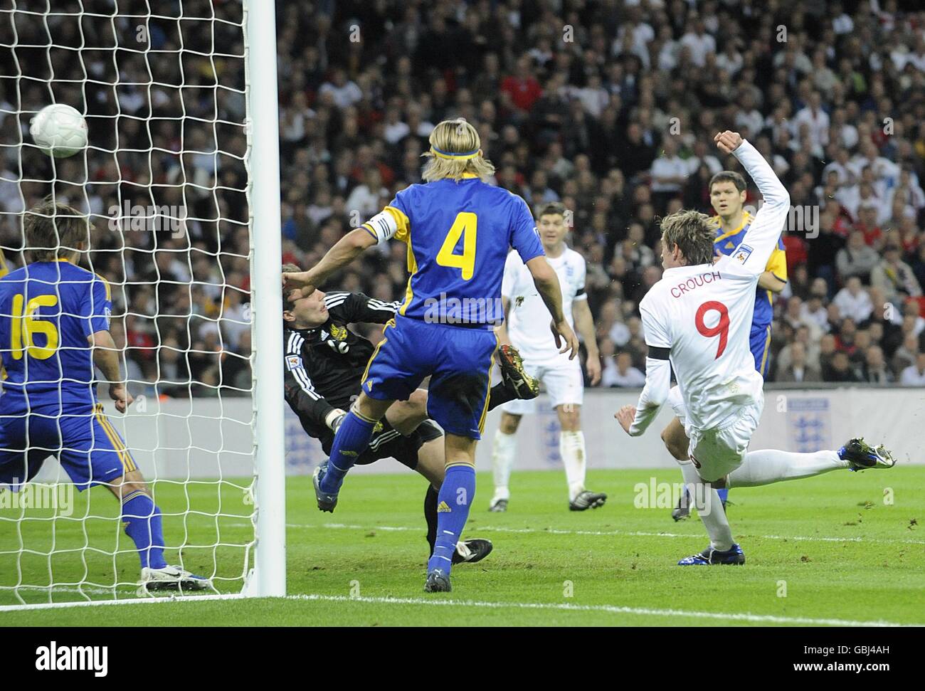 Peter crouch scores for england hi-res stock photography and images - Alamy