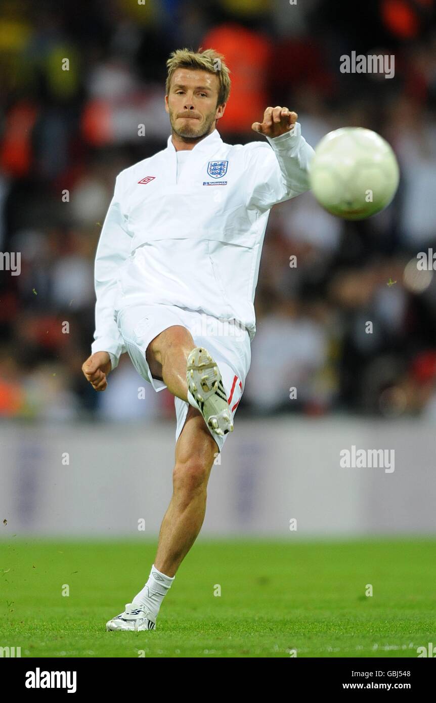 David beckham england 2010 hi-res stock photography and images - Alamy
