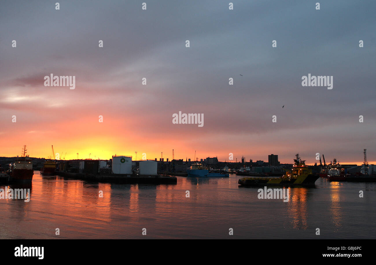 Aberdeen Harbour at sunset Stock Photo - Alamy