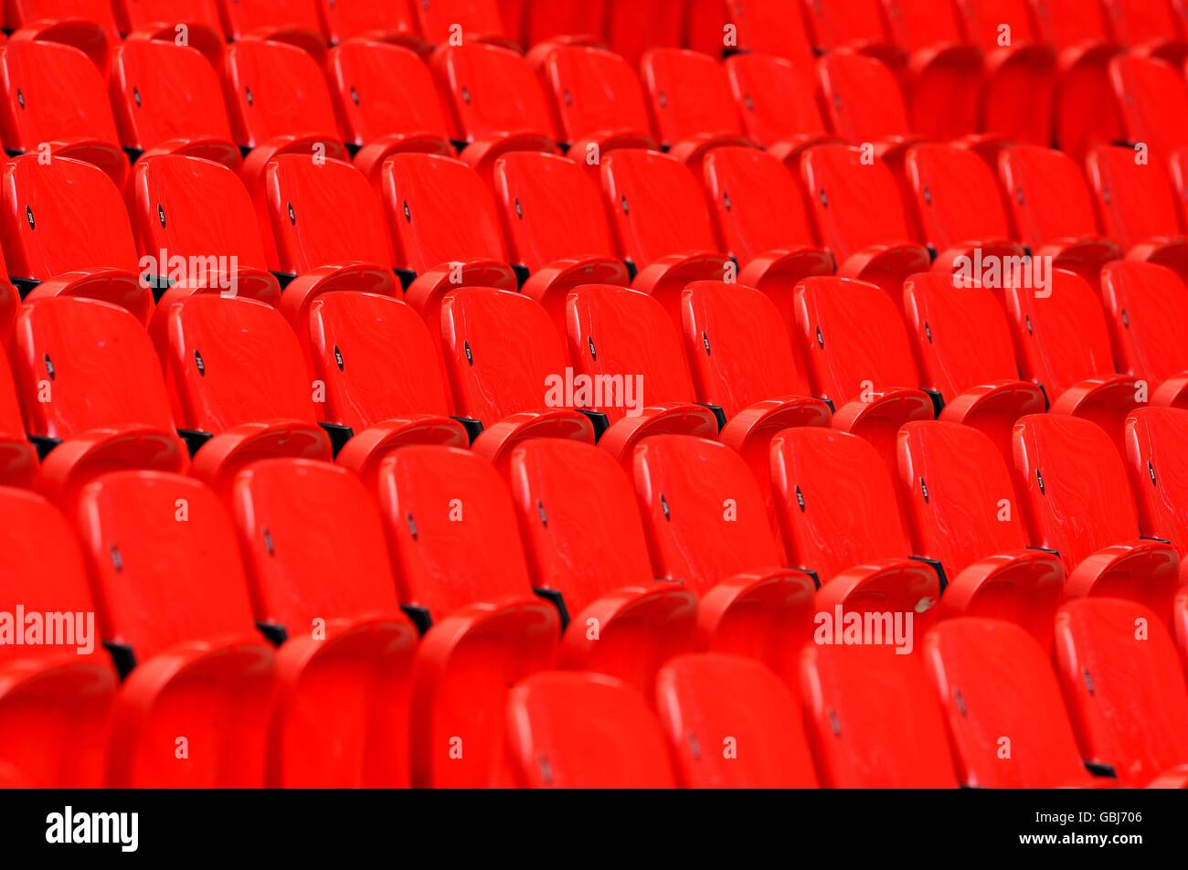 Wembley football stadium empty hi-res stock photography and images - Alamy