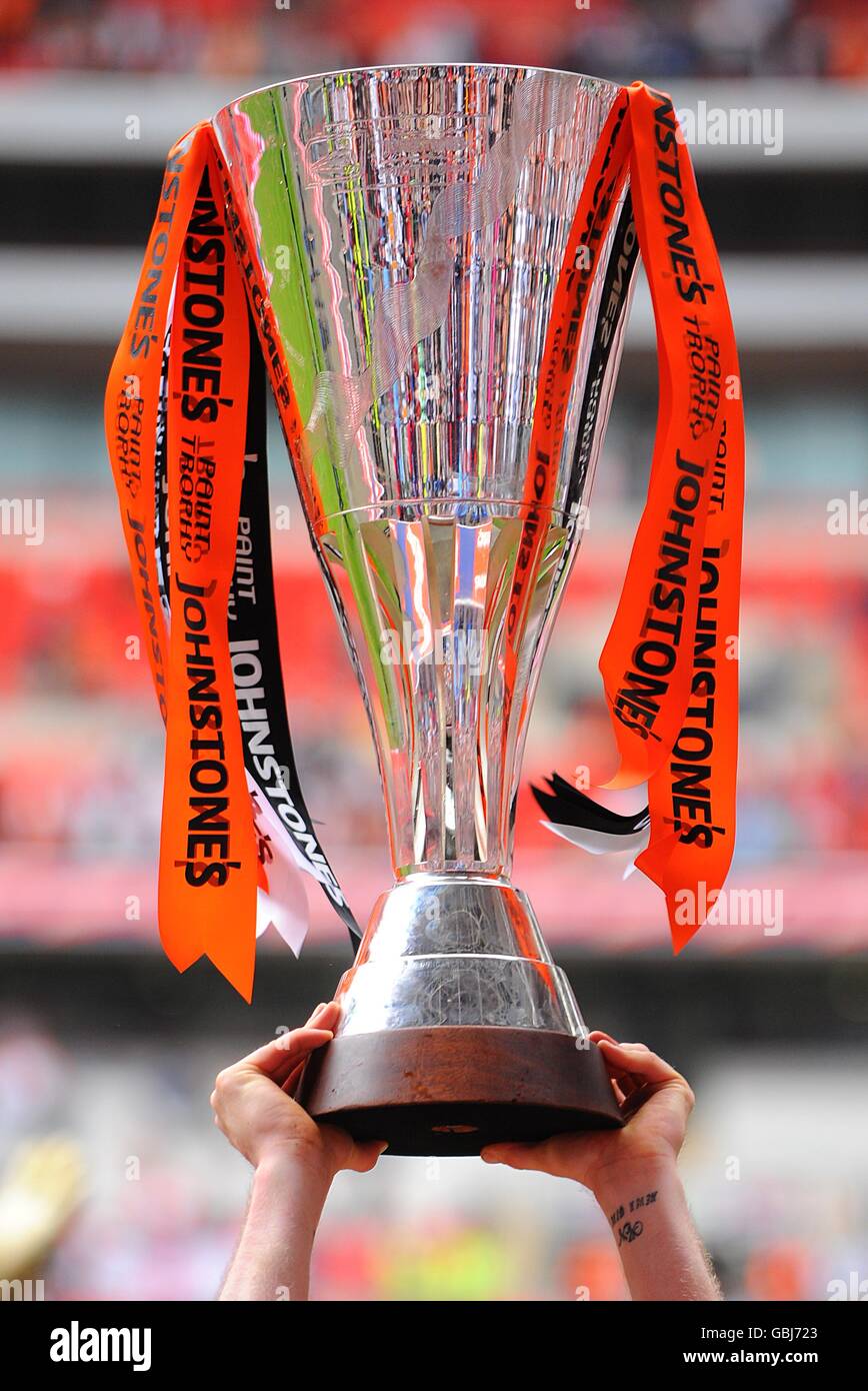 Lifted the trophy hi-res stock photography and images - Alamy
