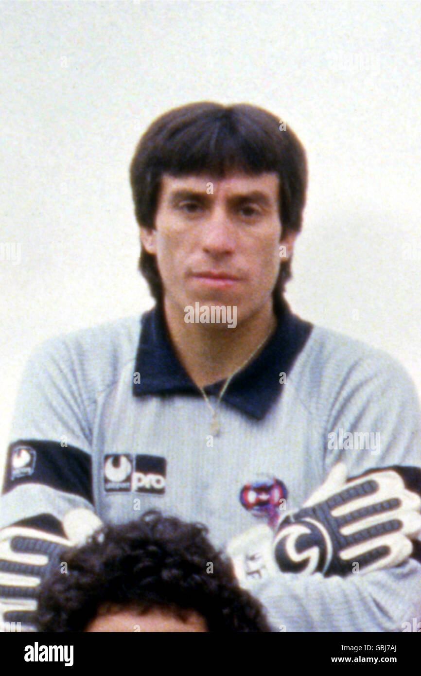 Roberto rojas chile hi-res stock photography and images - Alamy