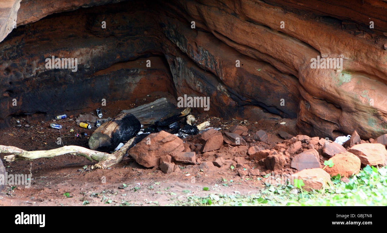 Collapsed cave roof hi-res stock photography and images - Alamy