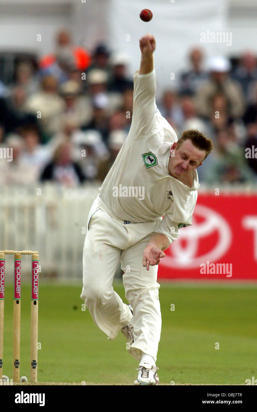 Cricket - npower Third Test - England v New Zealand - Day Three. New ...