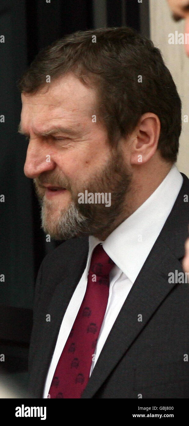 Police in court Stock Photo - Alamy