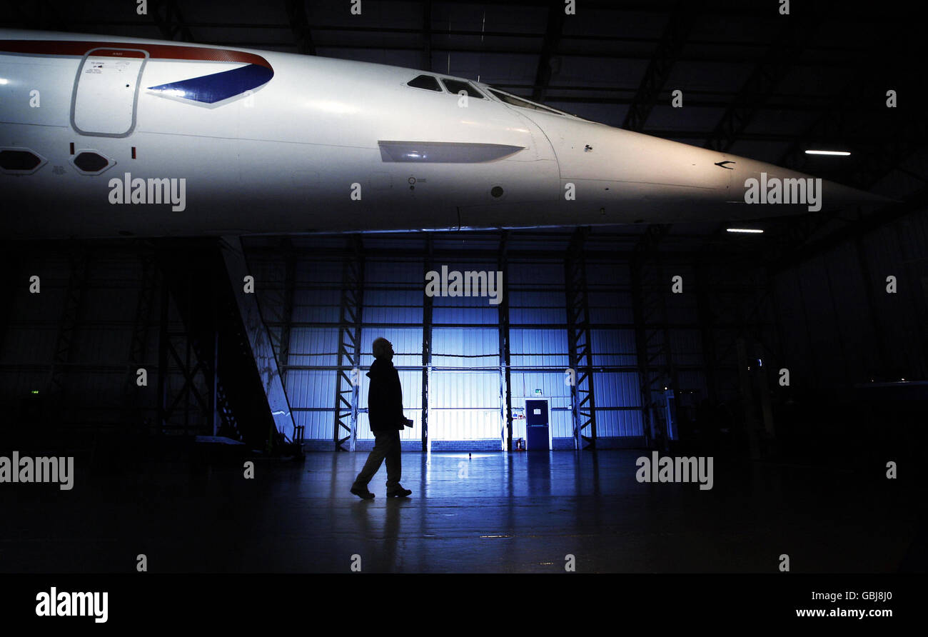 Concorde plane silhouette hi-res stock photography and images - Alamy