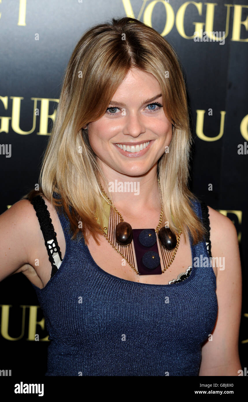 Alice eve actress hi-res stock photography and images - Alamy