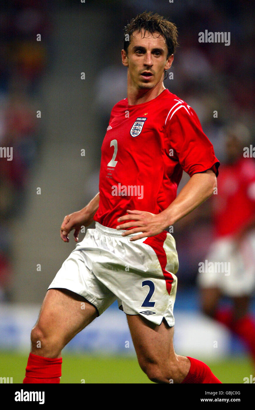 Gary neville england international hi-res stock photography and images ...