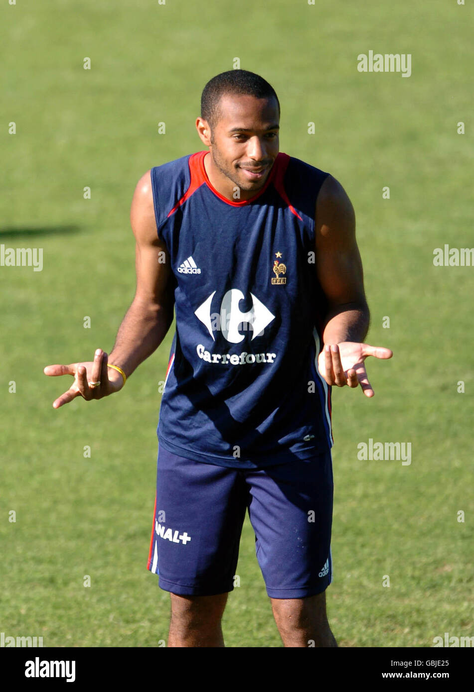 Thierry henry france england hi-res stock photography and images - Alamy