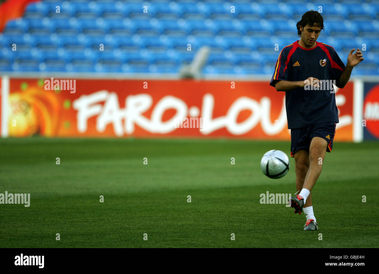 Soccer - UEFA European Championship 2004 - Group A - Spain v Russia ...