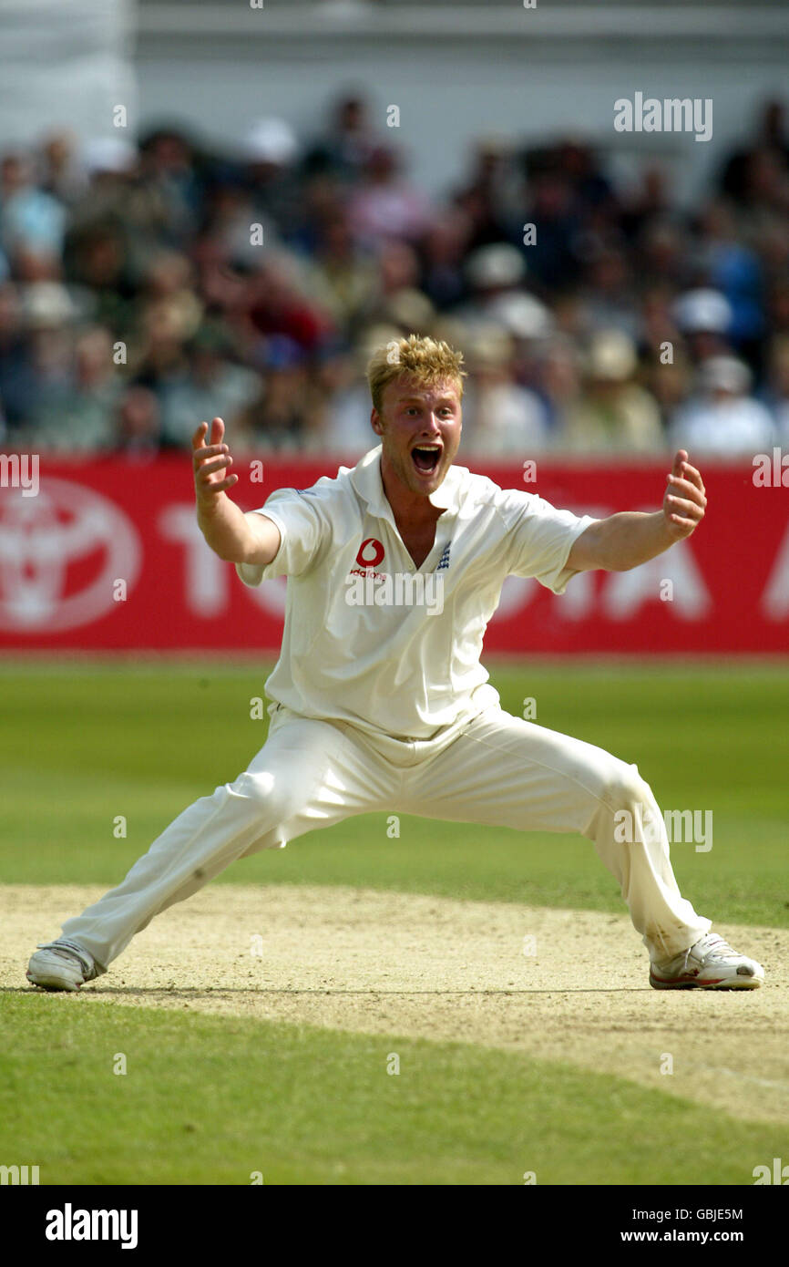 Cricket fleming celebrates hi-res stock photography and images - Alamy