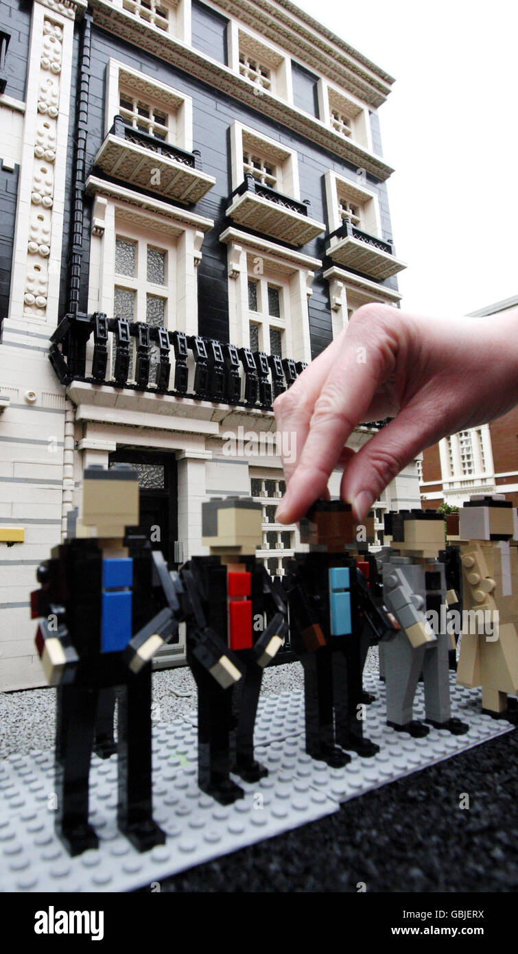 Depicted figures hi-res stock photography and images - Alamy