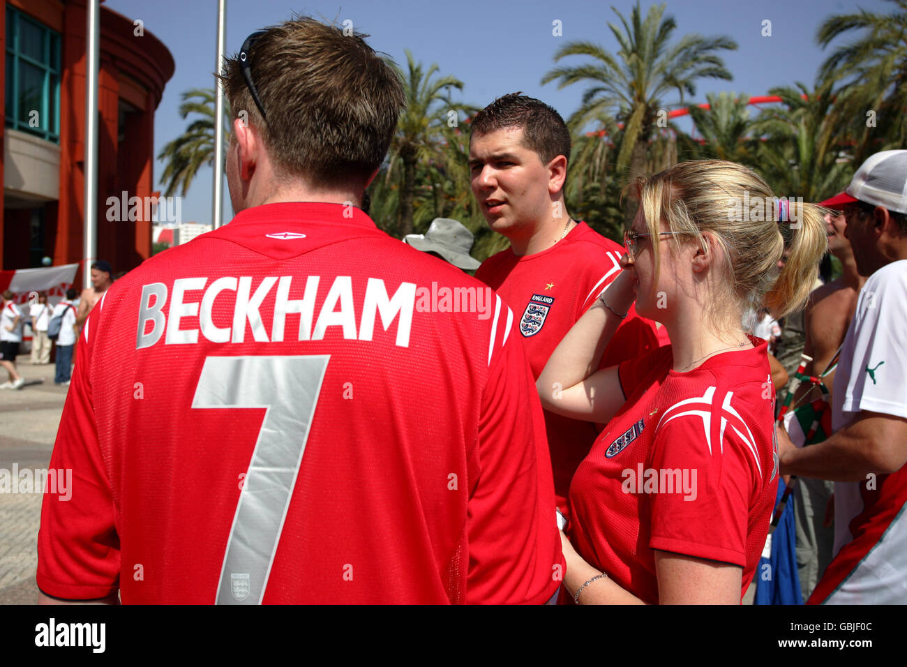 David beckham and fans hi-res stock photography and images - Alamy