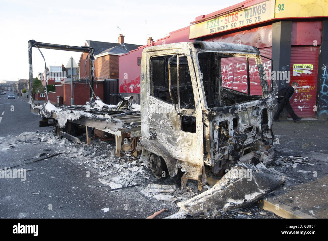 Burnt out lorry hi-res stock photography and images - Alamy