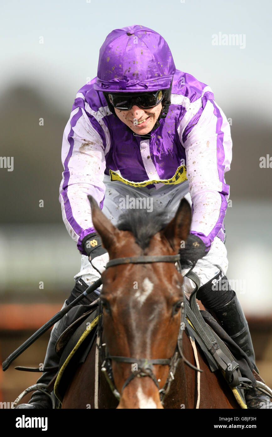 Valour racing hi-res stock photography and images - Alamy