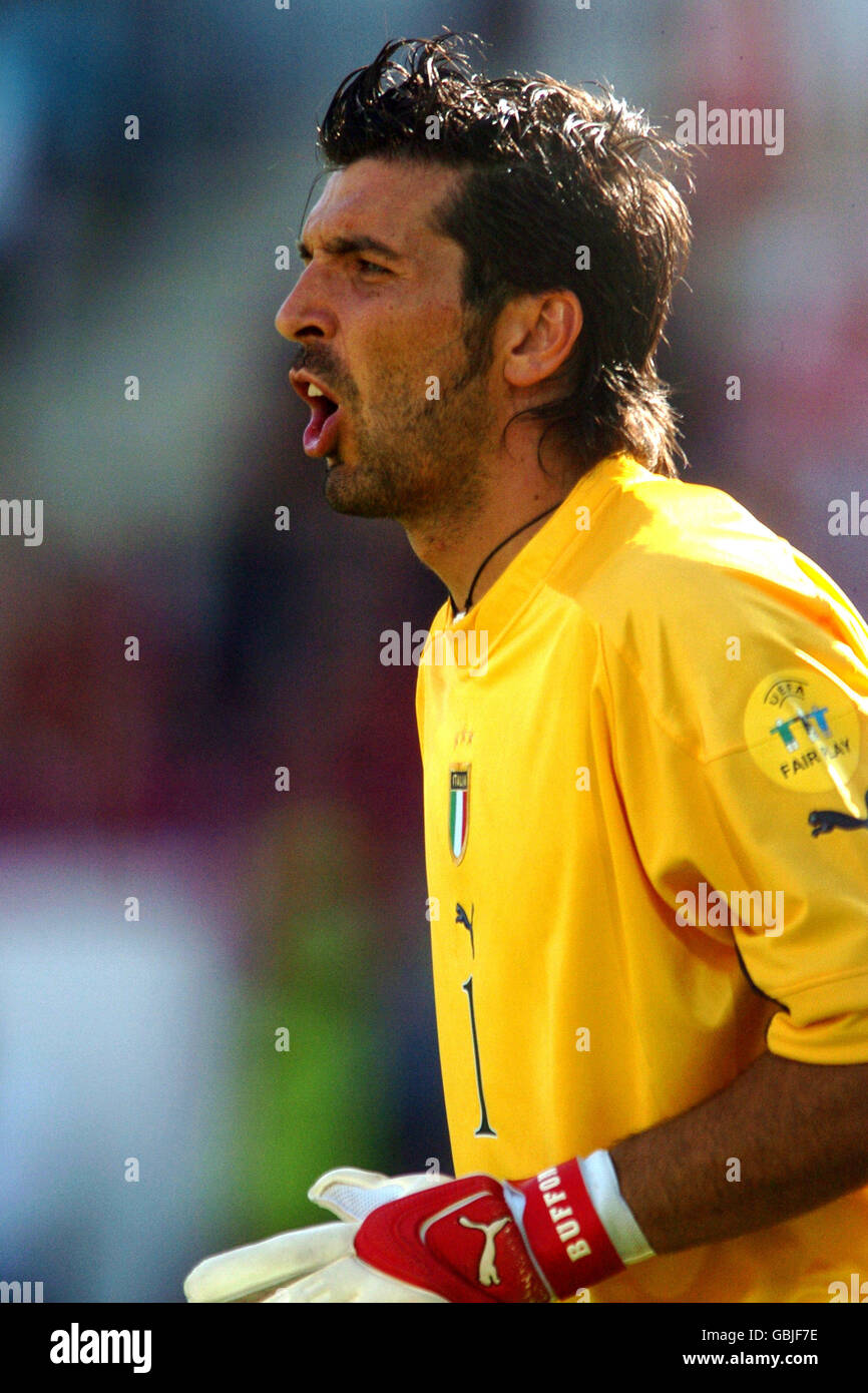 Gianluigi buffon 2004 hi-res stock photography and images - Alamy