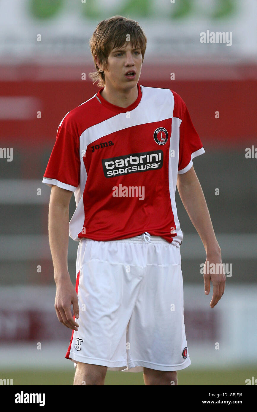 Harry charlton hi-res stock photography and images - Alamy