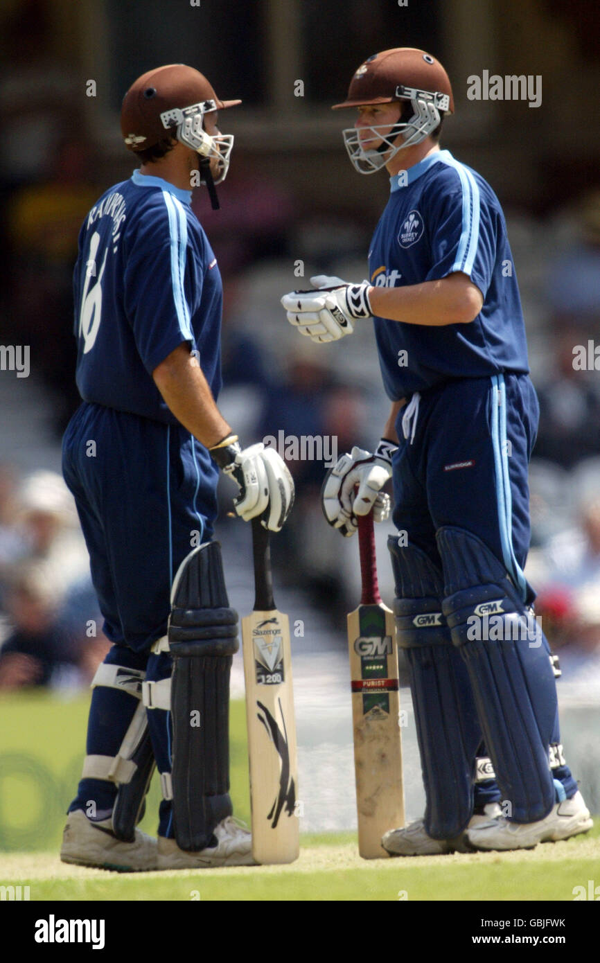 Cricket jonathan batty action hi-res stock photography and images - Alamy