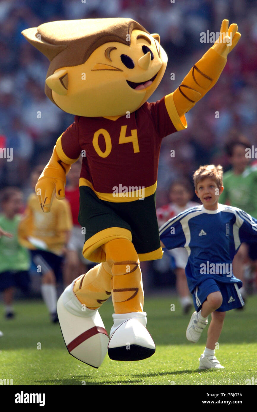 Official euro 2004 mascot hi-res stock photography and images - Alamy