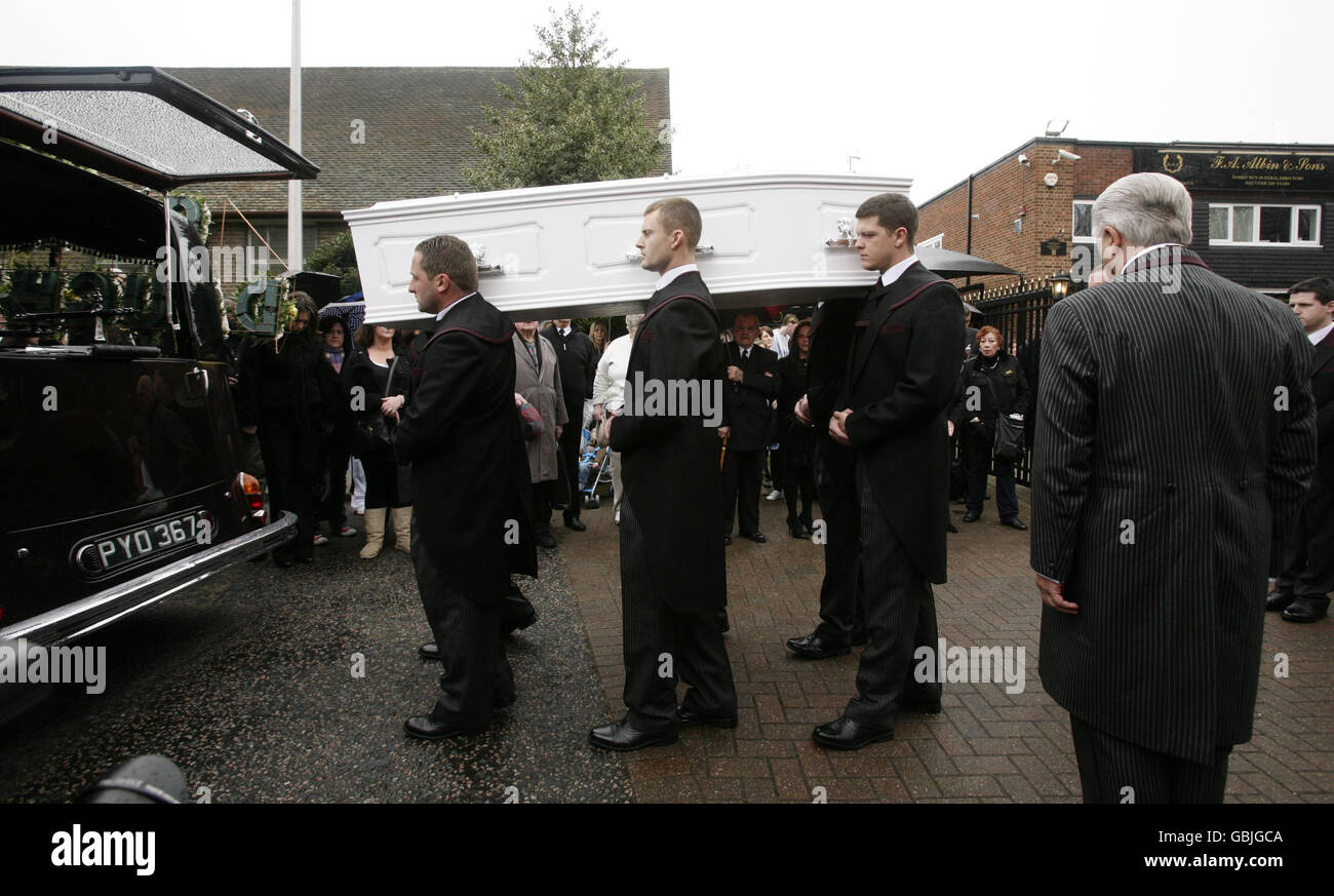 Jade Goody's funeral Stock Photo - Alamy