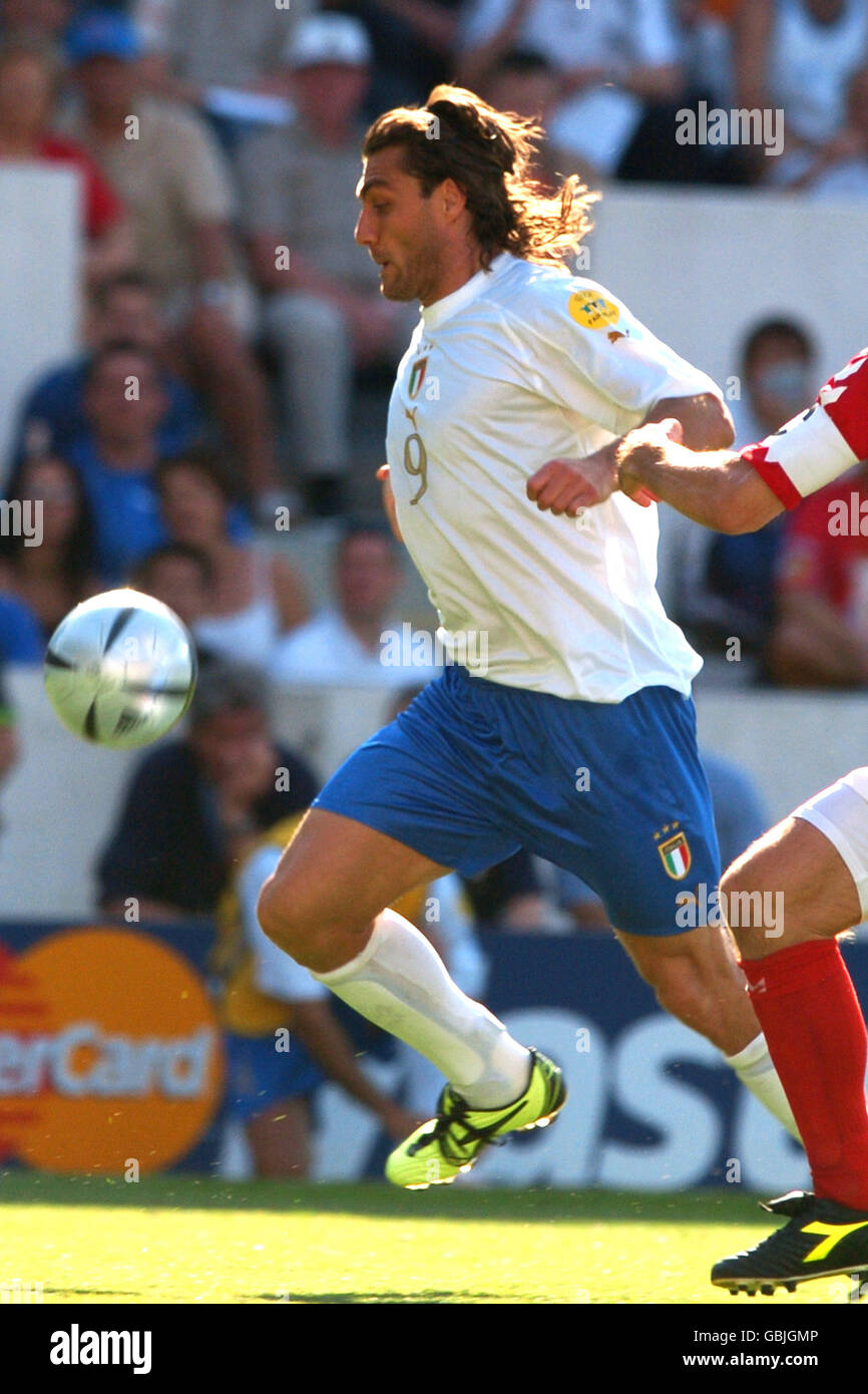 Italys christian vieri in action hi-res stock photography and images ...