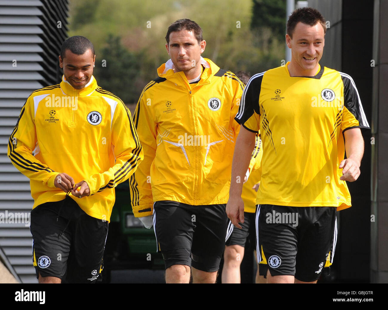 Chelsea Captain John Terry (right), Ashley Cole (left) and Frank ...