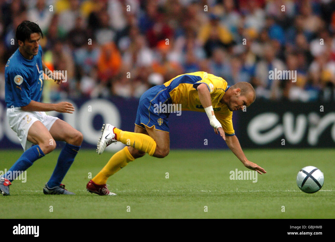 Fredric freddie euro 2004 football hi-res stock photography and images ...