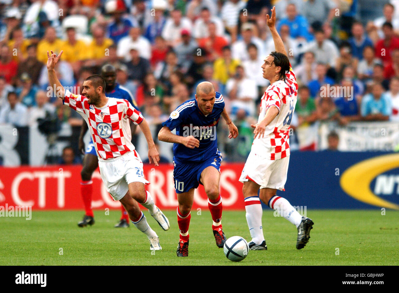 Soccer - UEFA European Championship 2004 - Group B - Croatia v France ...
