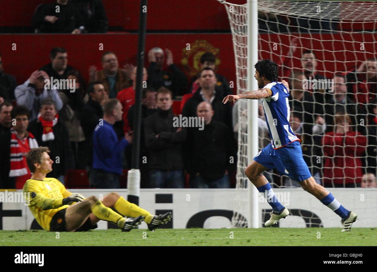 Soccer - UEFA Champions League - Quarter Final - First Leg - Manchester ...