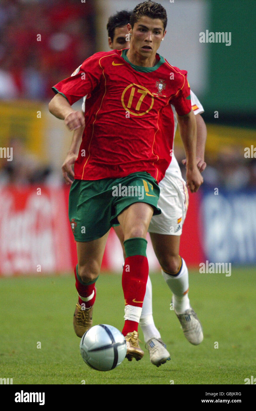2004 ronaldo hi-res stock photography and images - Alamy