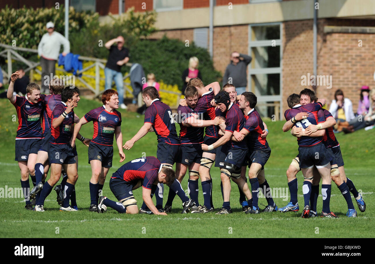 Winning Scotland Under17 Rugby team celebrate their one point victory ...