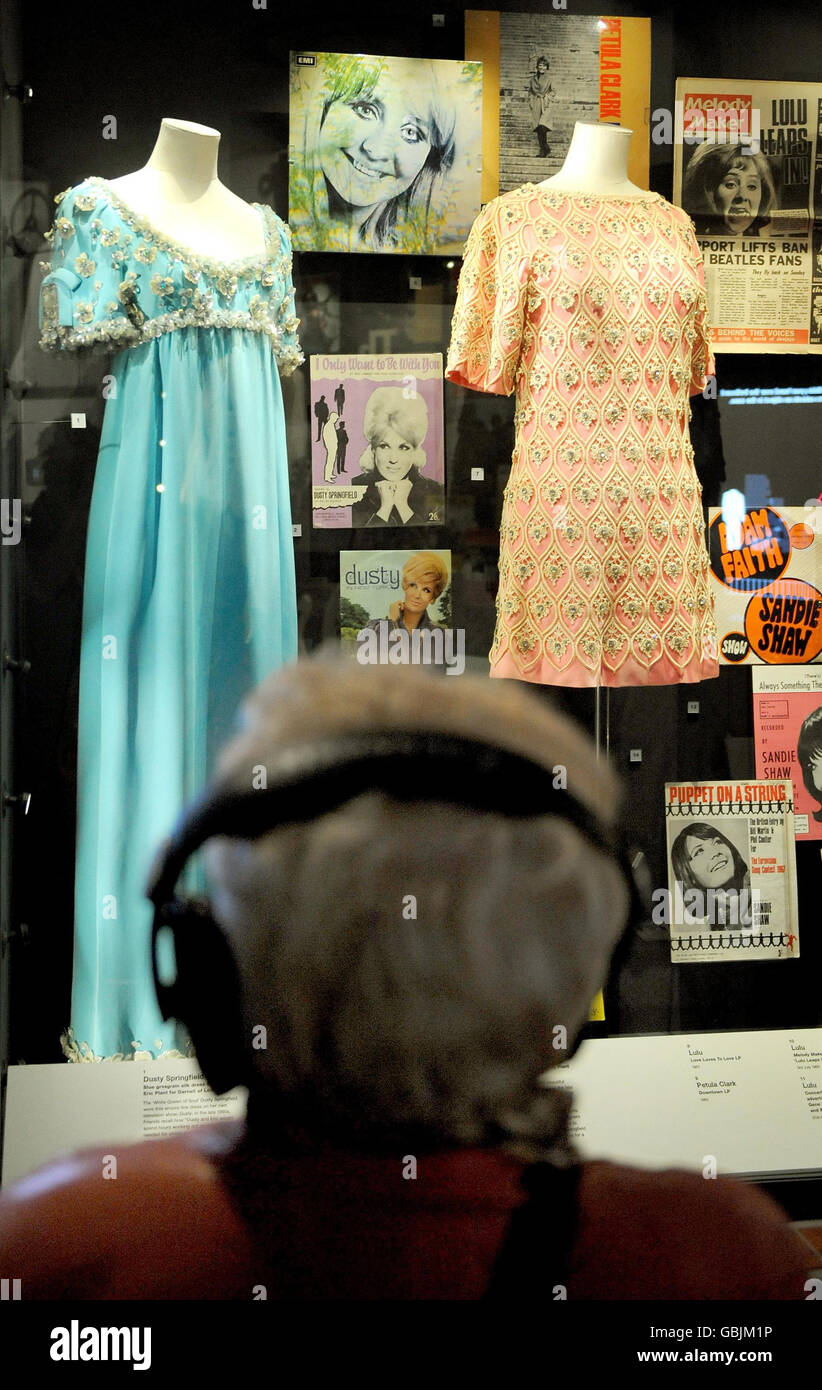 Pop singer dusty springfield hi-res stock photography and images - Alamy