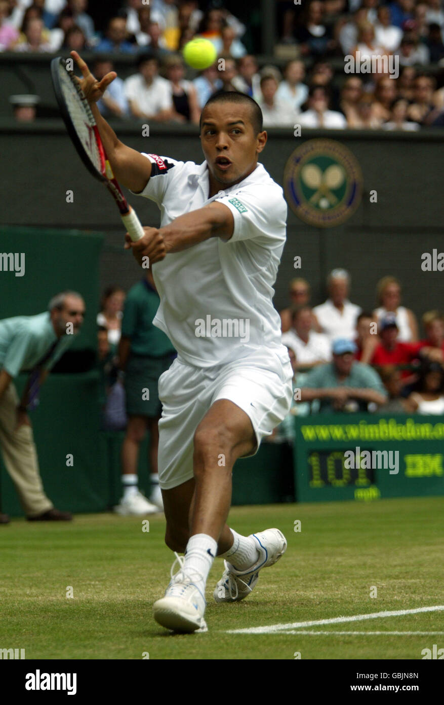 Tennis - Wimbledon 2004 - Third Round - Tim Henman v Hicham Arazi ...