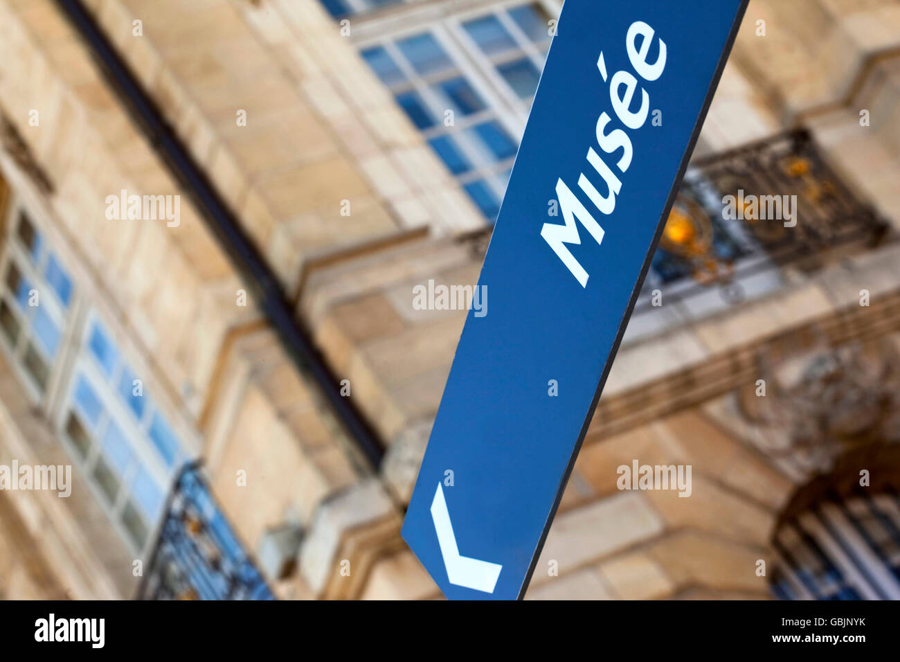 Museum sign and way in the city of Bordeaux, France Stock Photo - Alamy