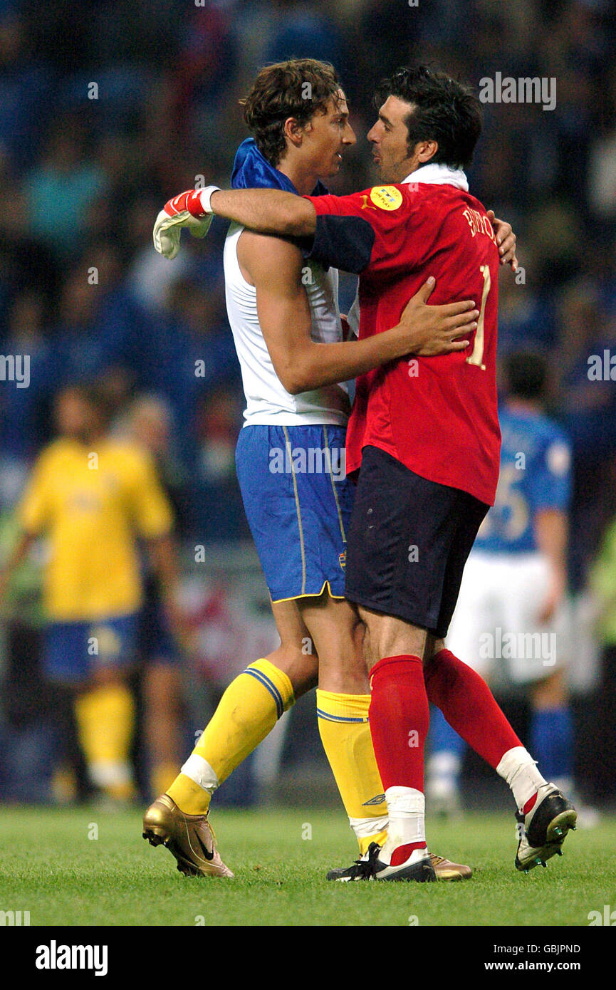 Gianluigi buffon 2004 hi-res stock photography and images - Alamy
