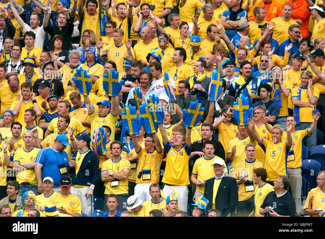 Sweden fans cheer on their team hi-res stock photography and images - Alamy