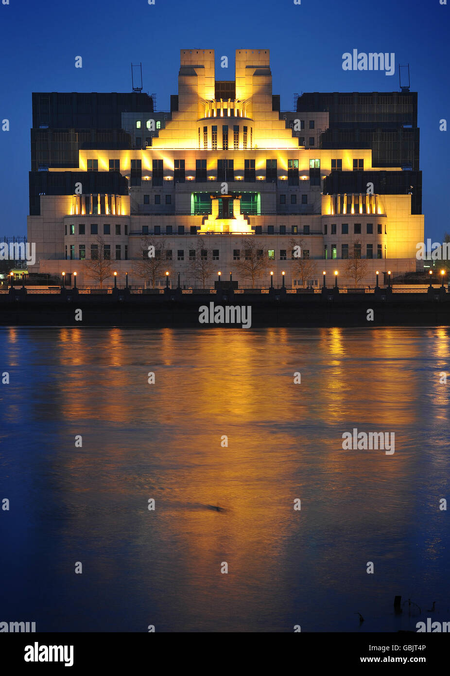 Buildings and landmarks the sis building london hi-res stock ...