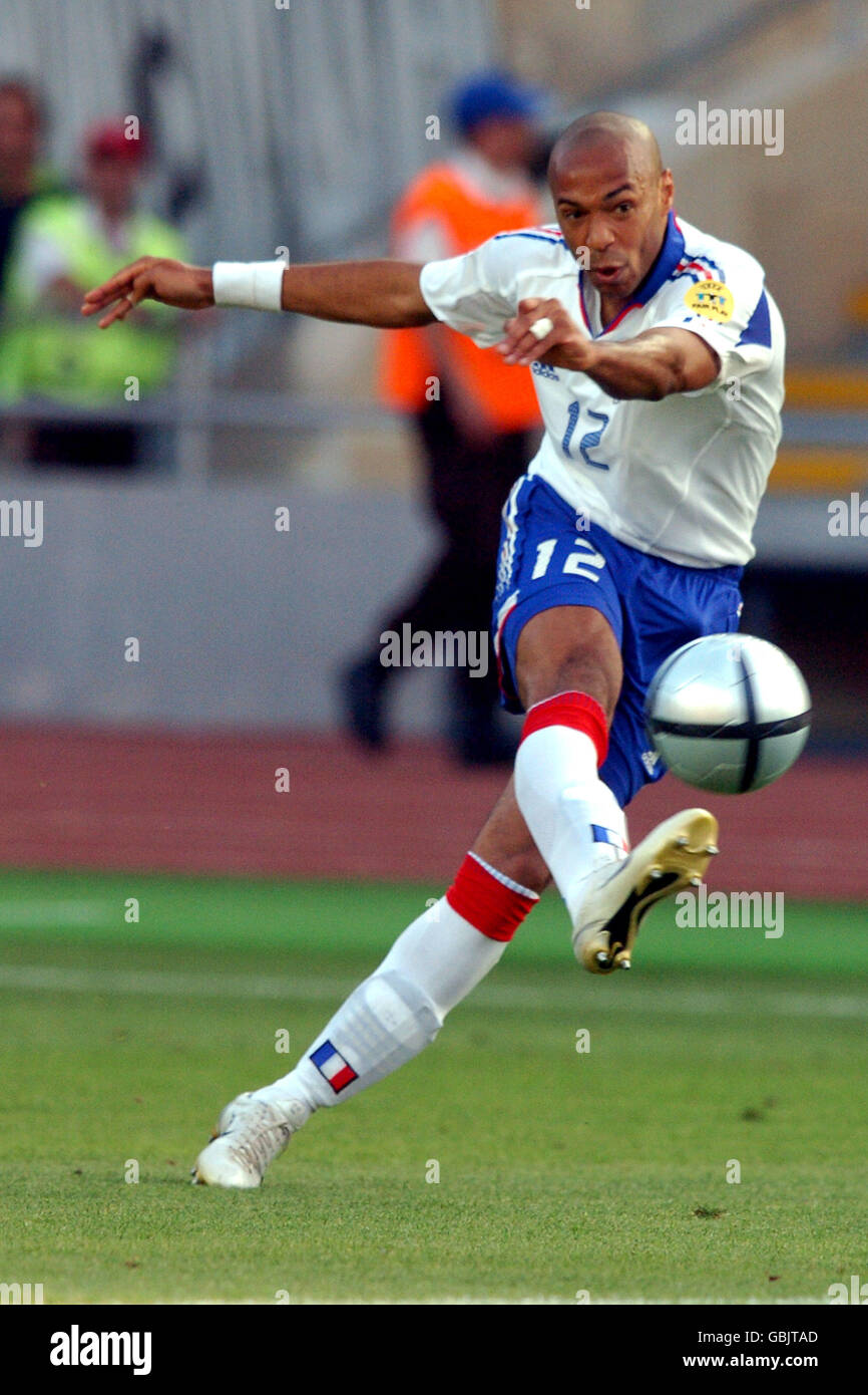 Soccer - UEFA European Championship 2004 - Group B - Switzerland v ...