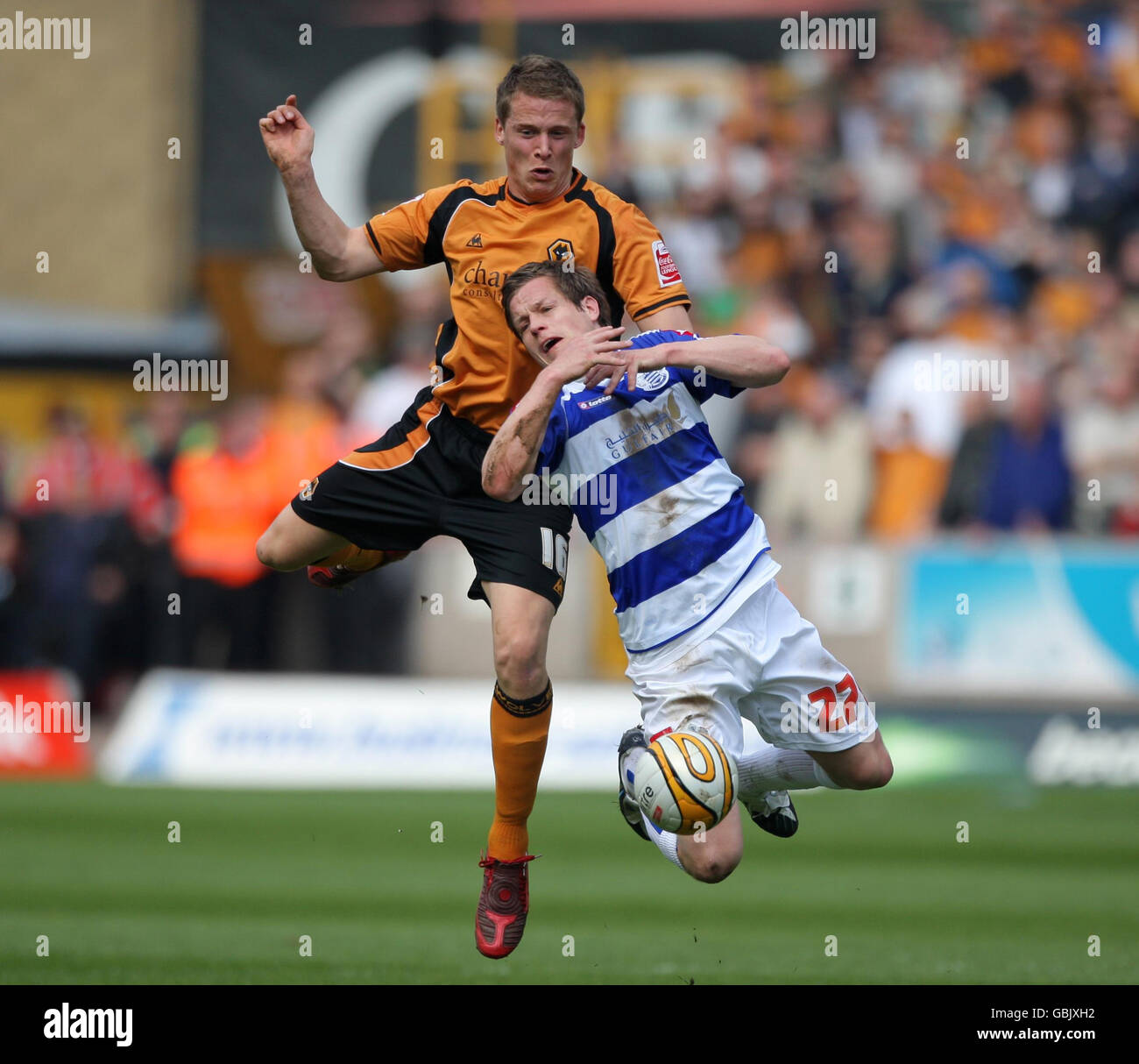 Wolverhampton Wanderers' Christophe Berra tussles with Queens Park ...
