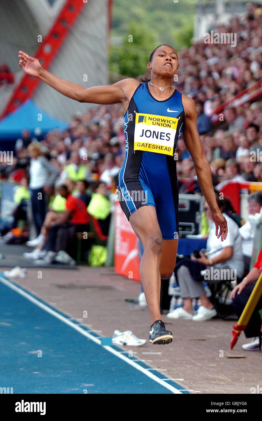 USA's Marion Jones in action dirung the Women's Long Jump Stock Photo ...