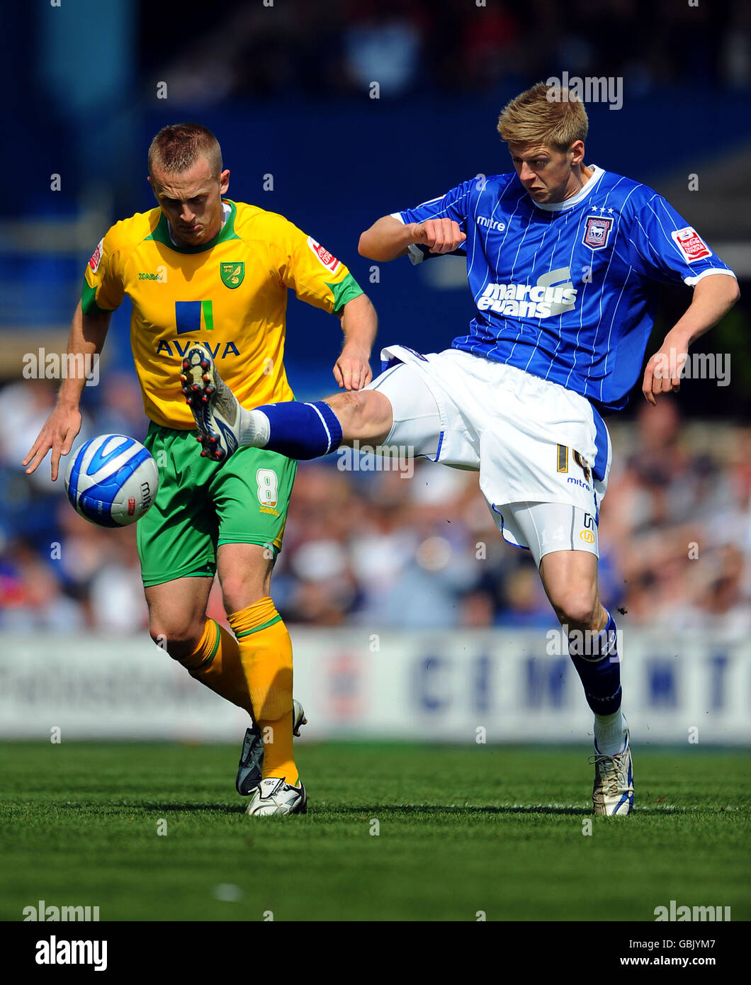 Ipswich Town's Jon Stead and Norwich City's Sammy Clingan Stock Photo ...