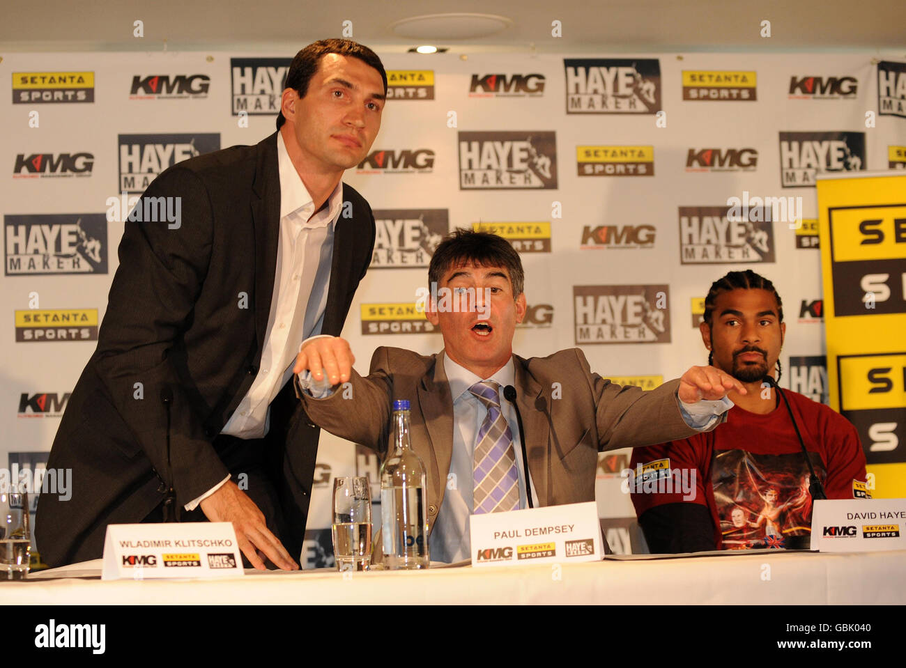 Boxing presenter hi-res stock photography and images - Alamy