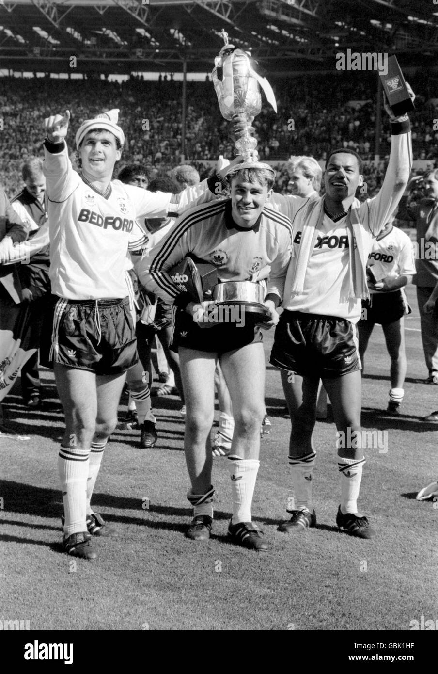 Luton towns brian stein r hi-res stock photography and images - Alamy